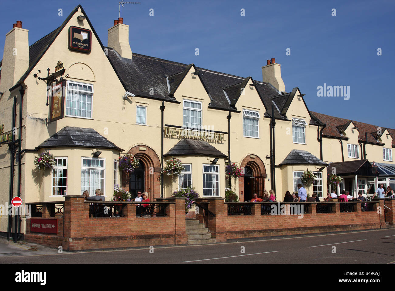 Unicorn pub hi-res stock photography and images - Alamy