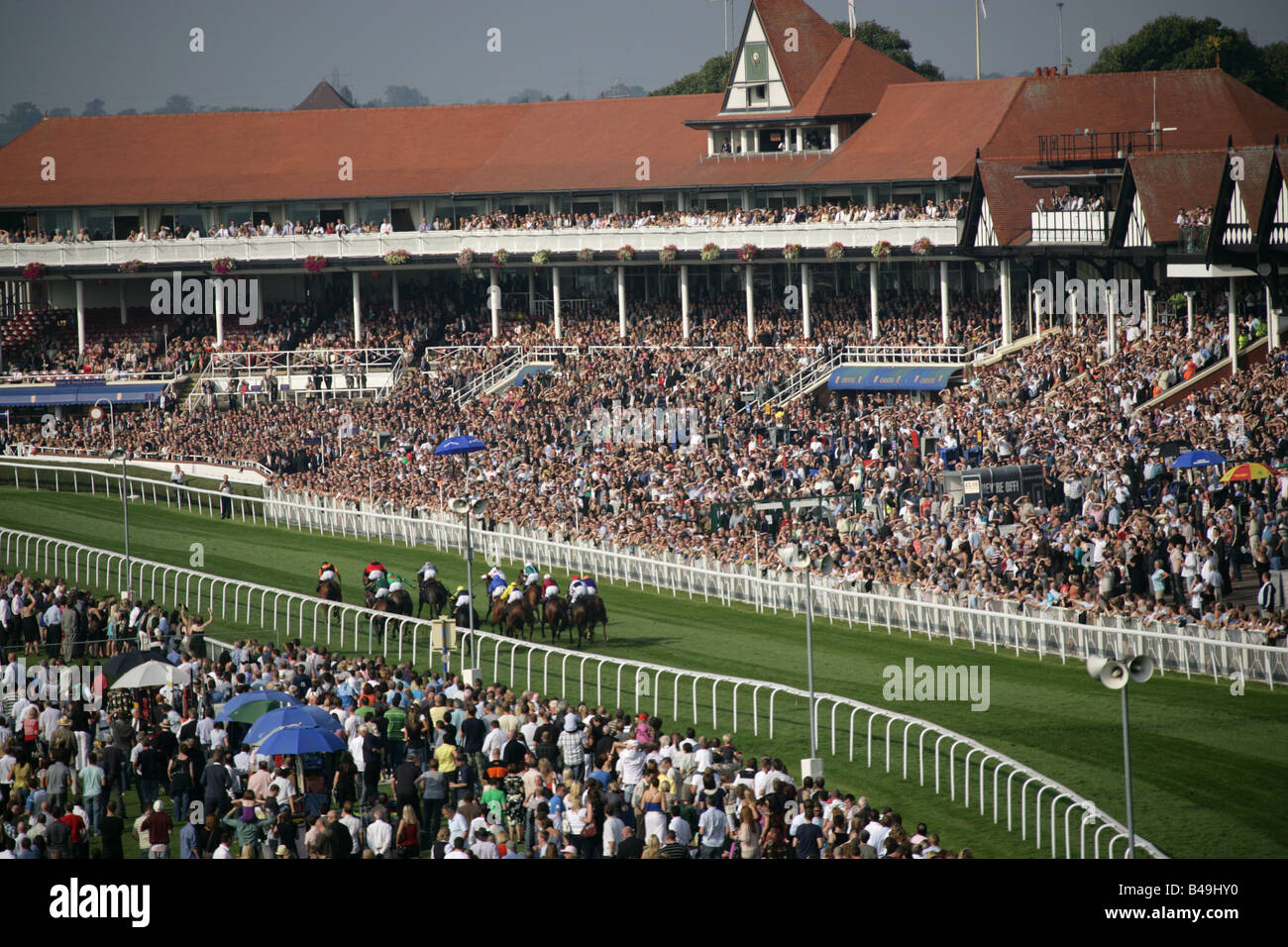 Chester racecourse hi-res stock photography and images - Alamy