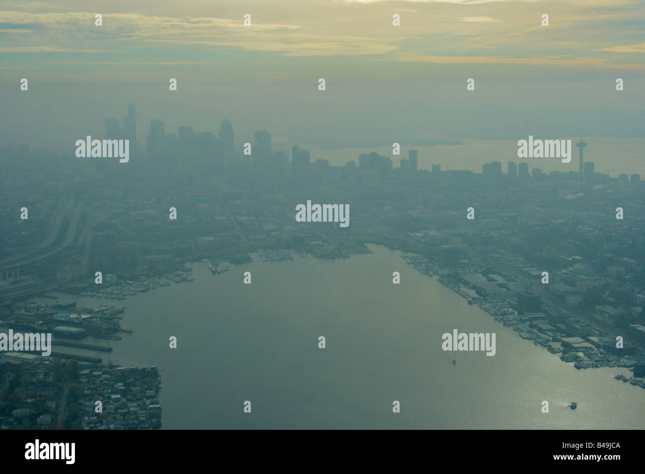 Smog over Seattle wa USA Stock Photo - Alamy