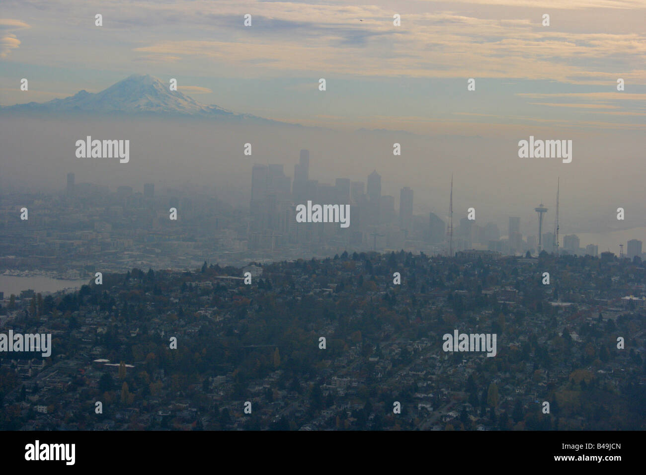 Smog over Seattle wa USA Stock Photo - Alamy