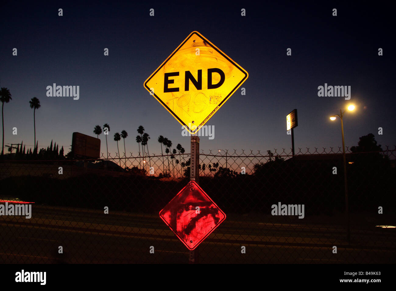 Road End Sign-2 Stock Photo - Alamy
