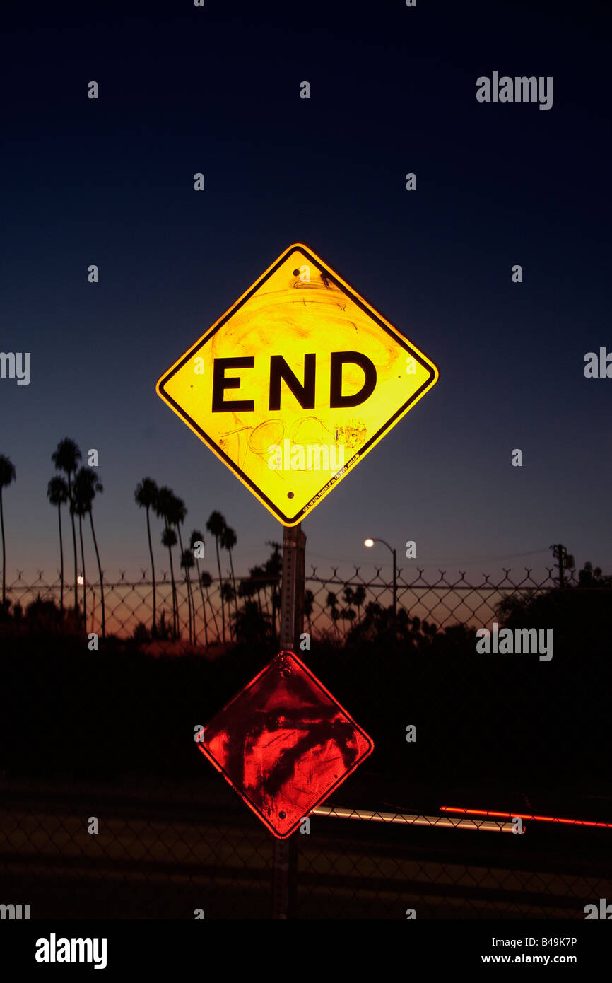 Road End Sign-1 Stock Photo - Alamy