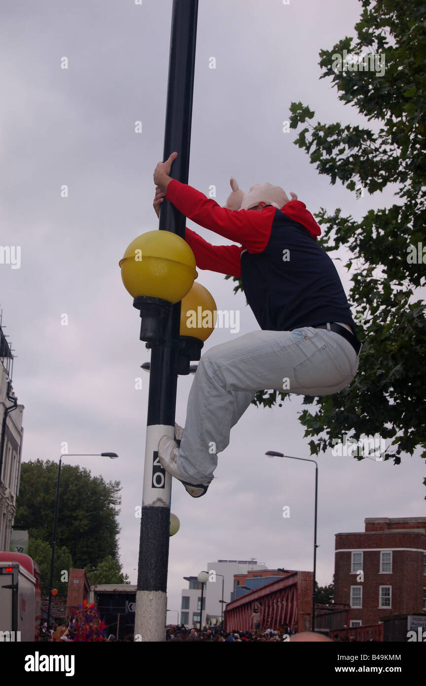 Climbing lamp post hi-res stock photography and images - Alamy
