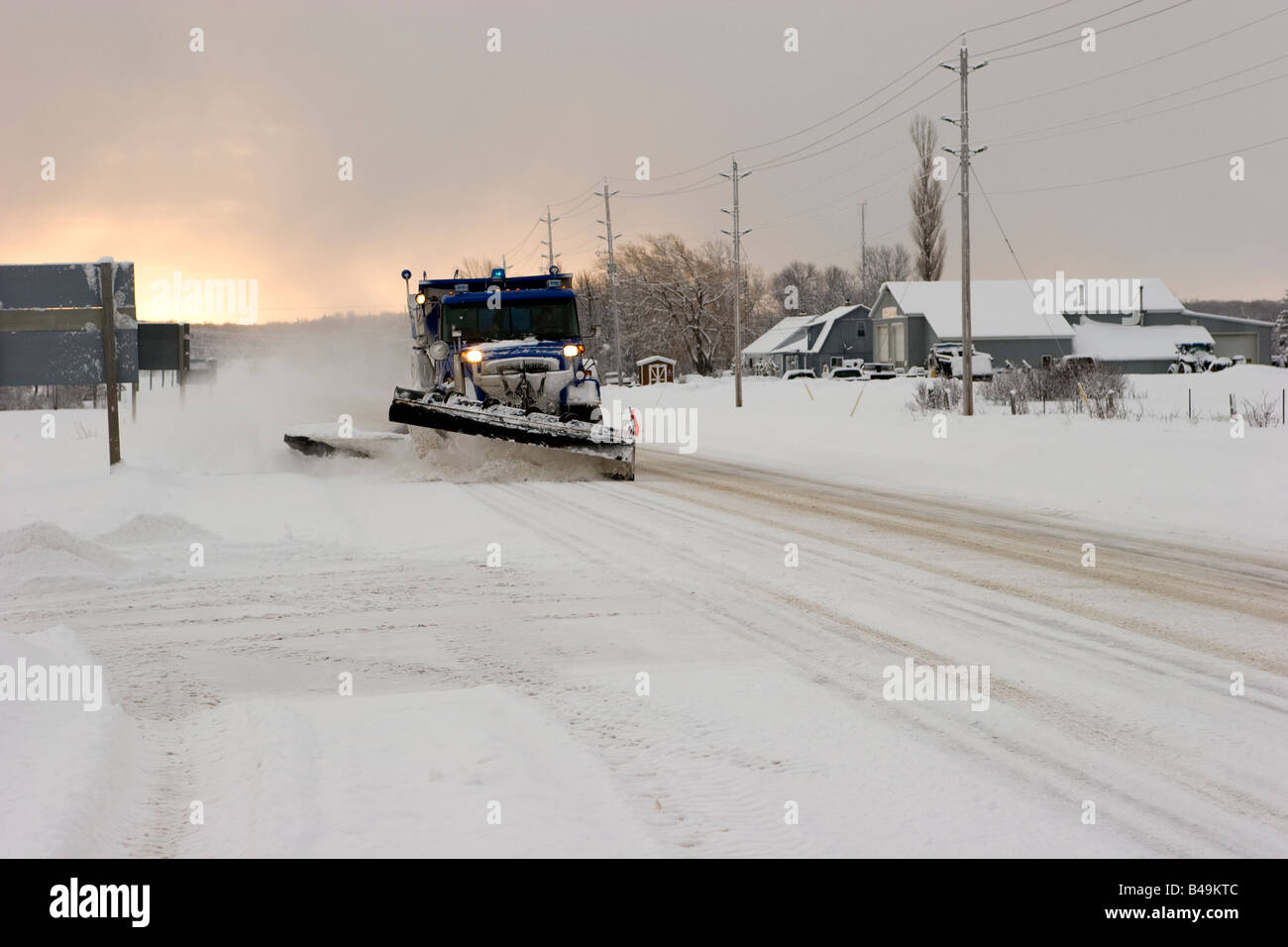 Snow plow canada hi-res stock photography and images - Alamy