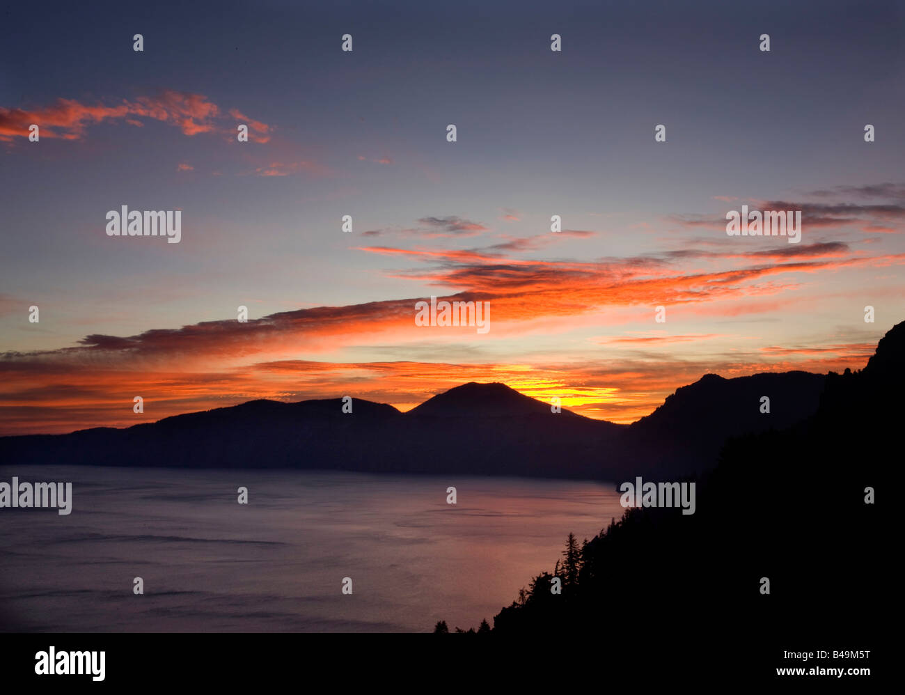 Crater rims hi-res stock photography and images - Alamy