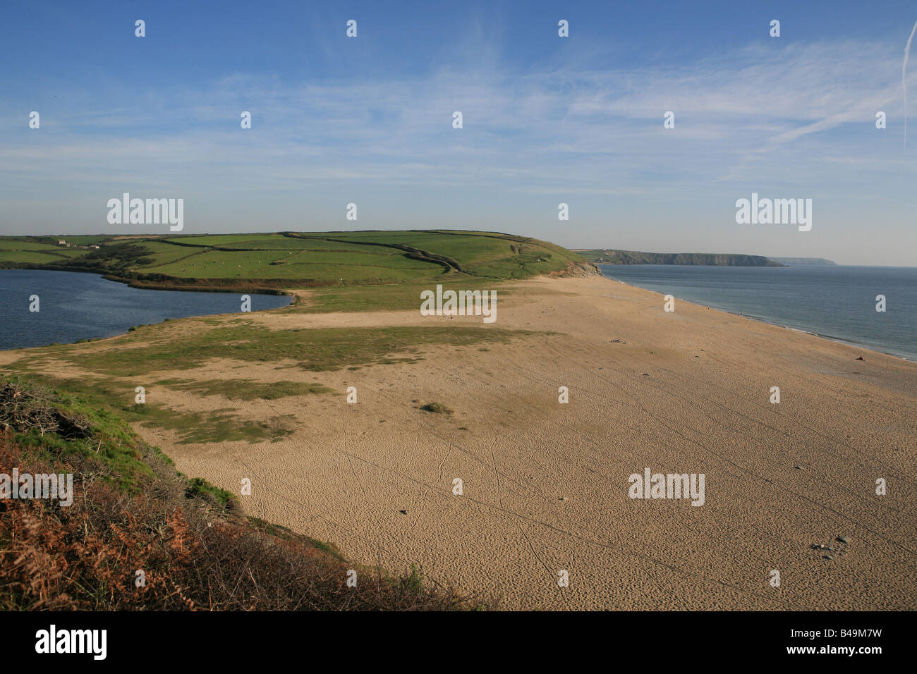Loe bar beach cornwall hi-res stock photography and images - Alamy
