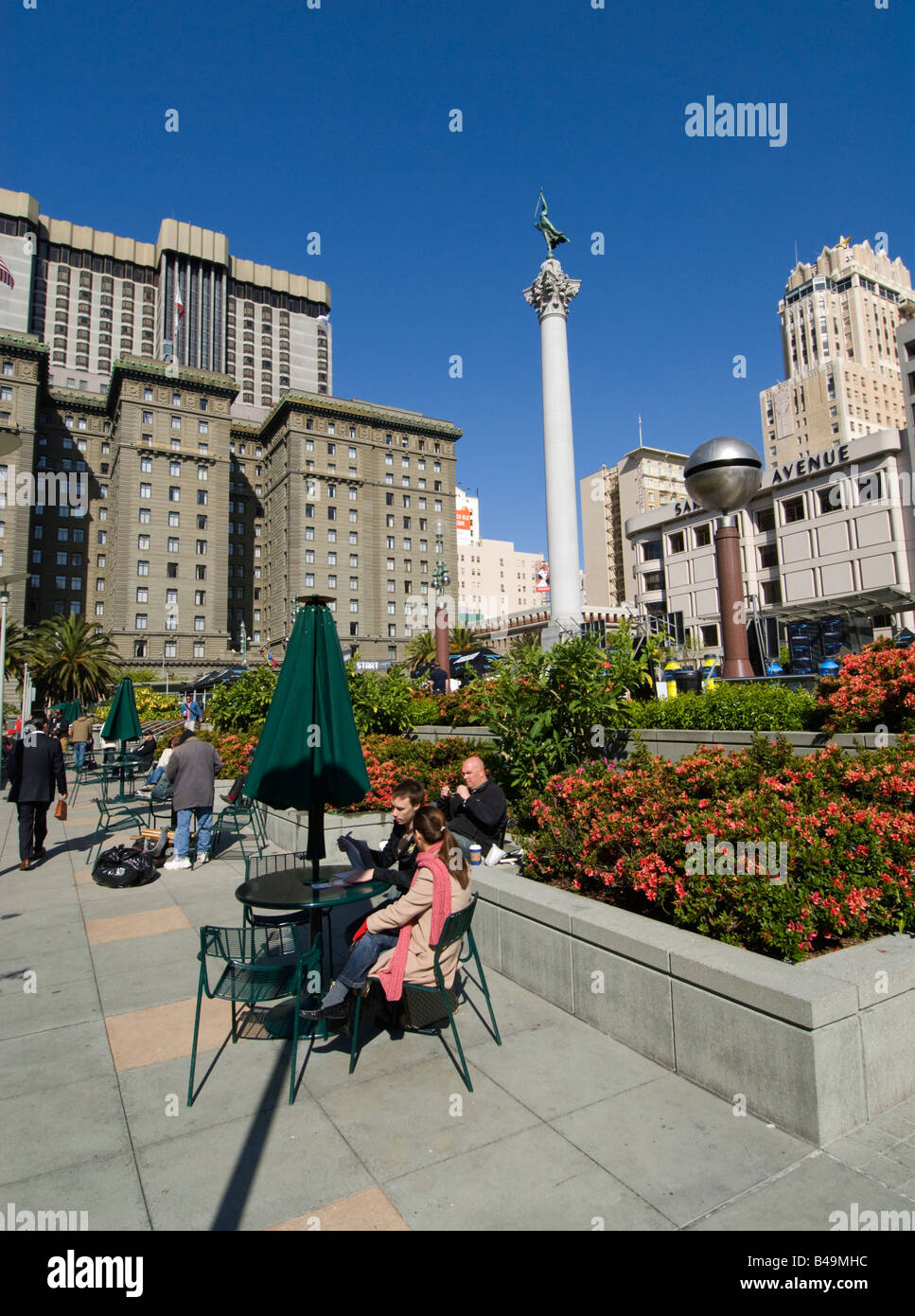California San Francisco People relaxing at Union Square Photo 6 ...