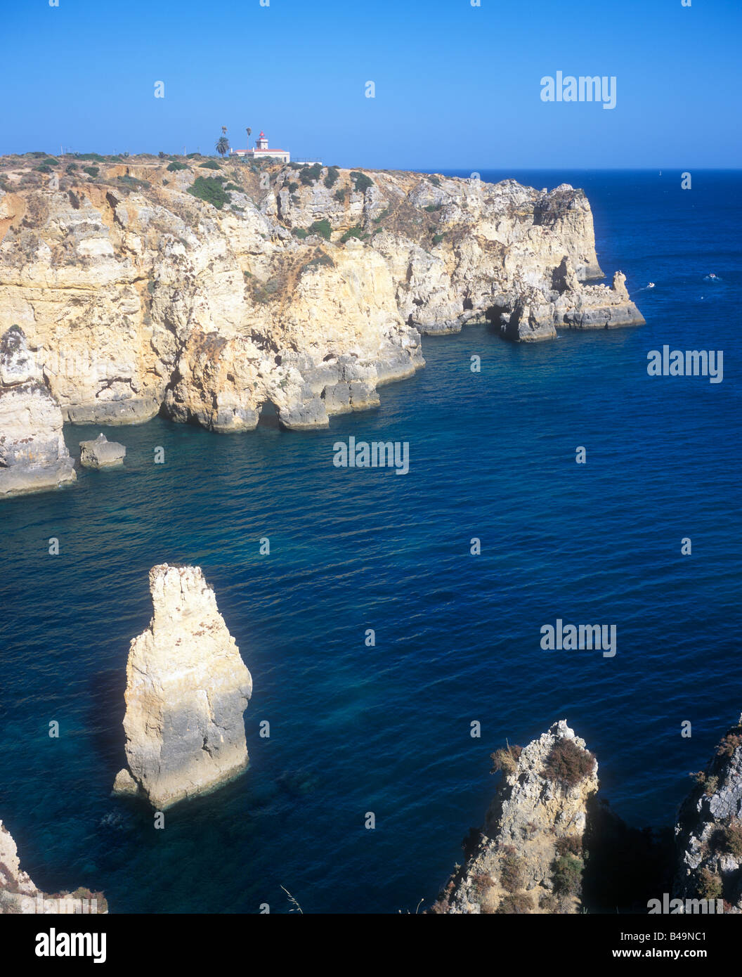 Cliff scenery hi-res stock photography and images - Alamy