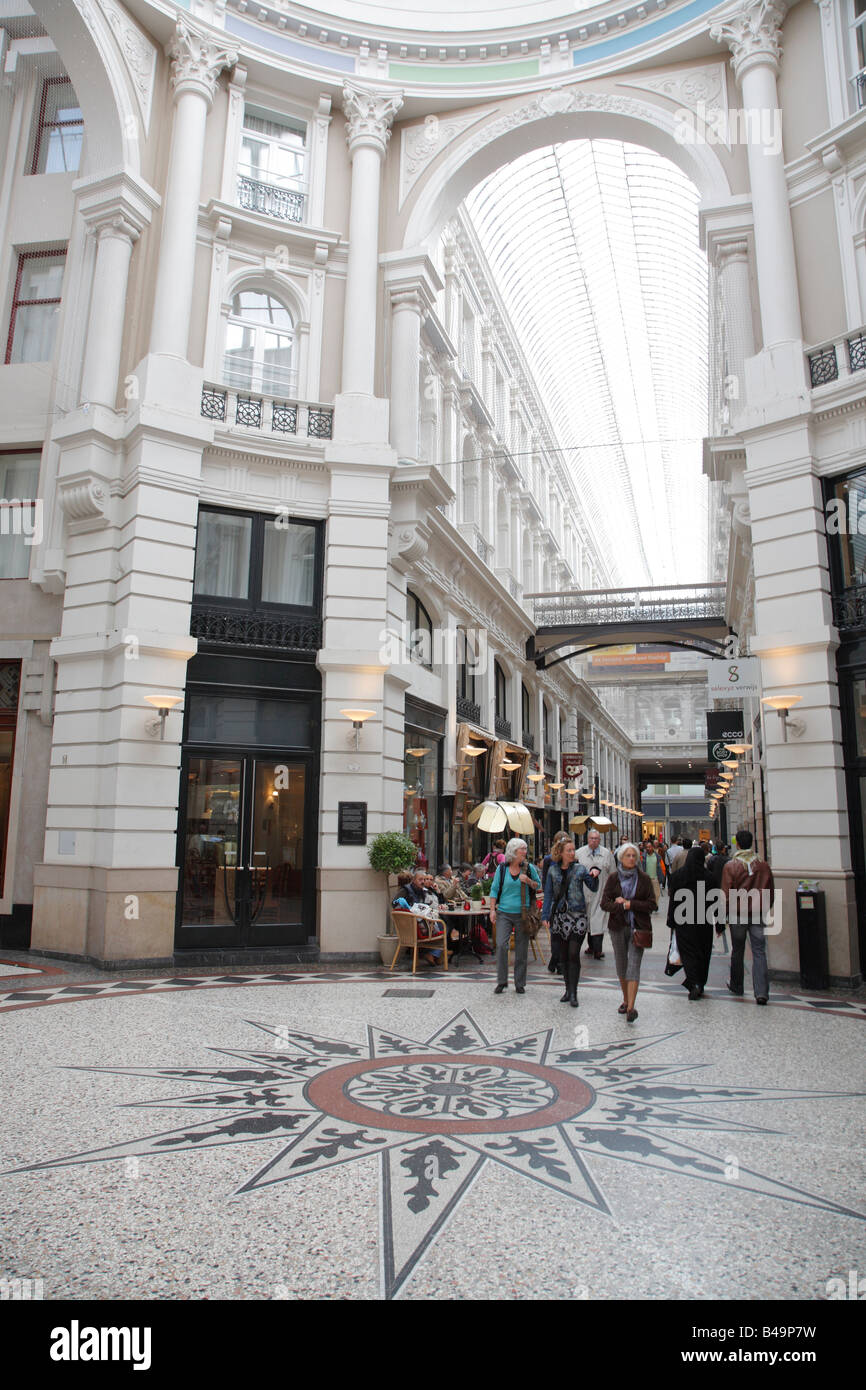 Hague shopping mall hi-res stock photography and images - Alamy