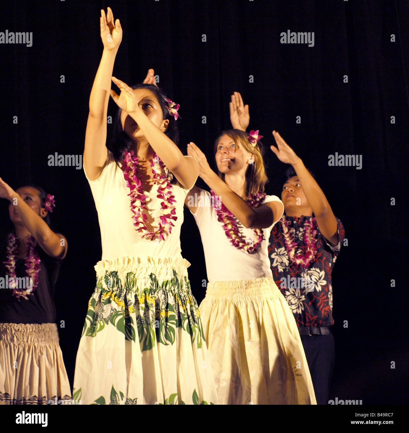 Polynesian girls hi-res stock photography and images - Alamy