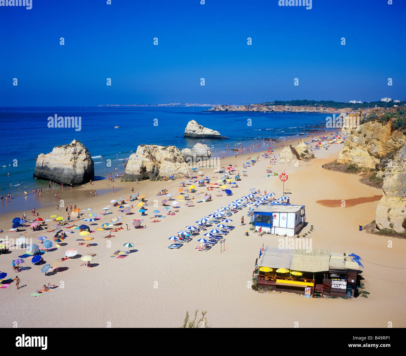 Praia da rocha restaurant hi-res stock photography and images - Alamy
