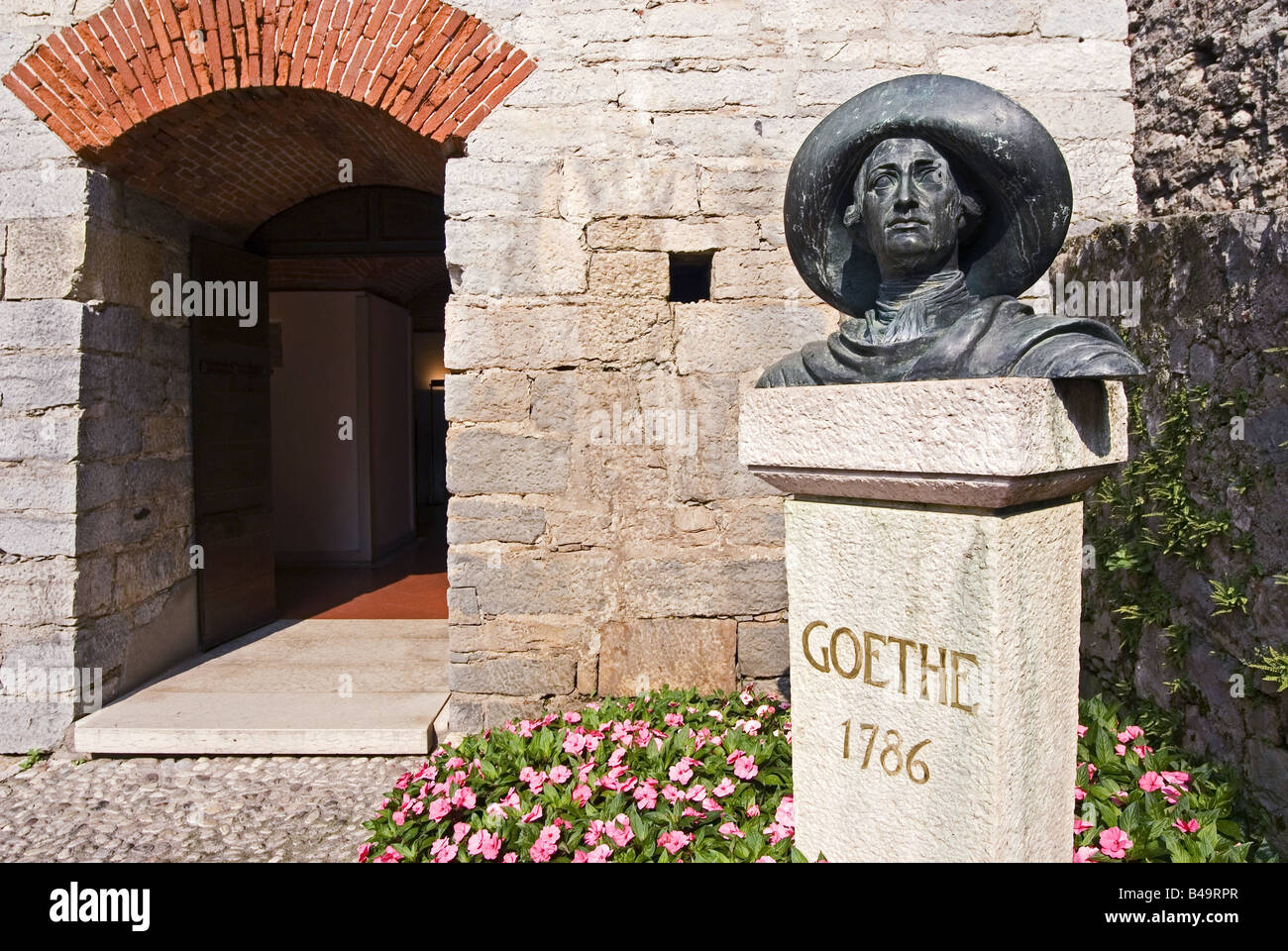 Bust goethe hi-res stock photography and images - Alamy