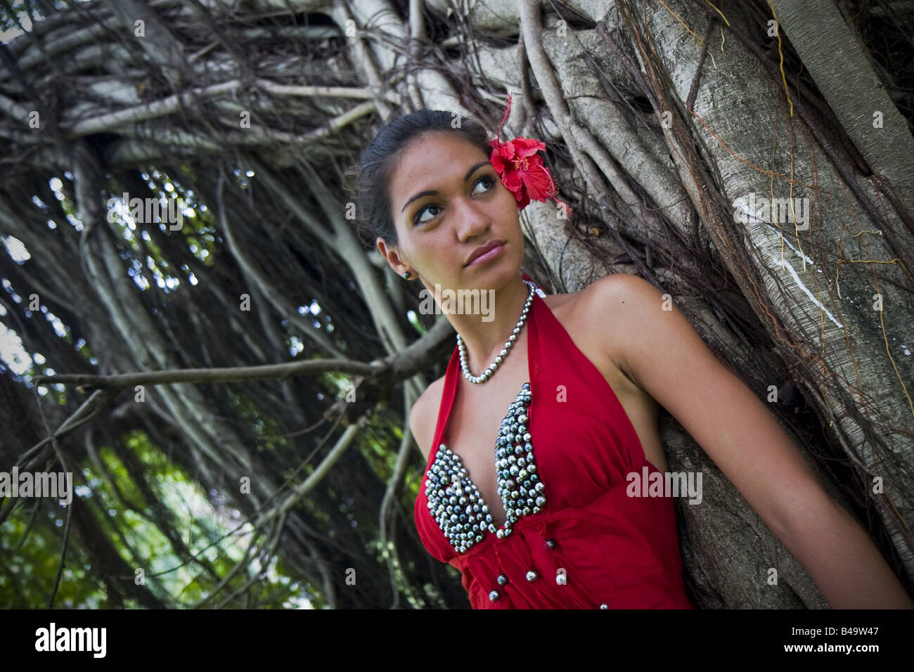 Beautiful young tahitian woman hi-res stock photography and images - Alamy