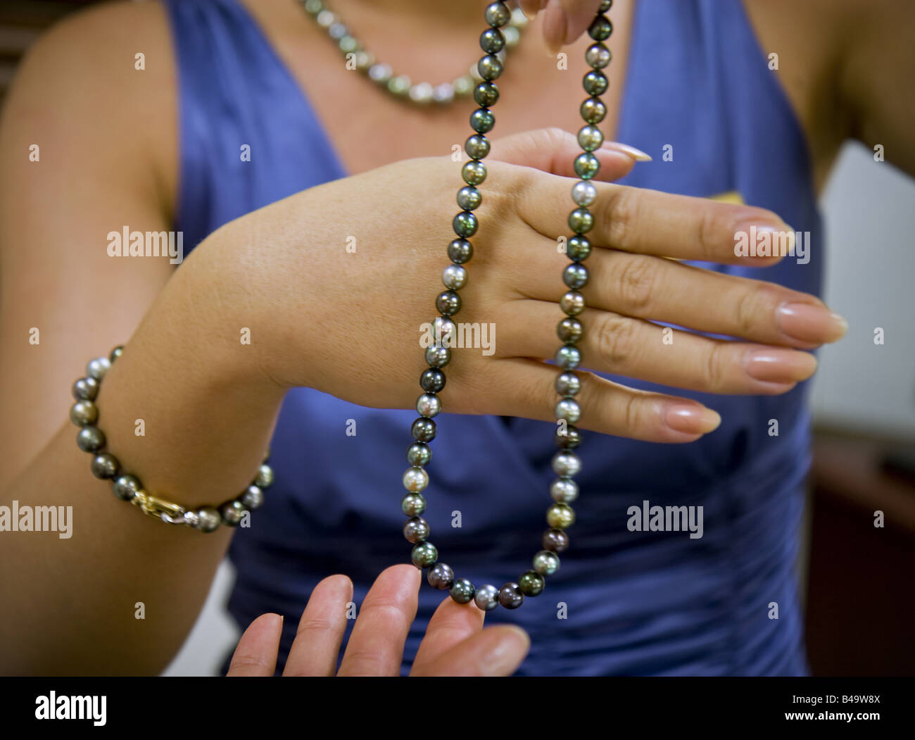 Necklaces french polynesia hi-res stock photography and images - Alamy