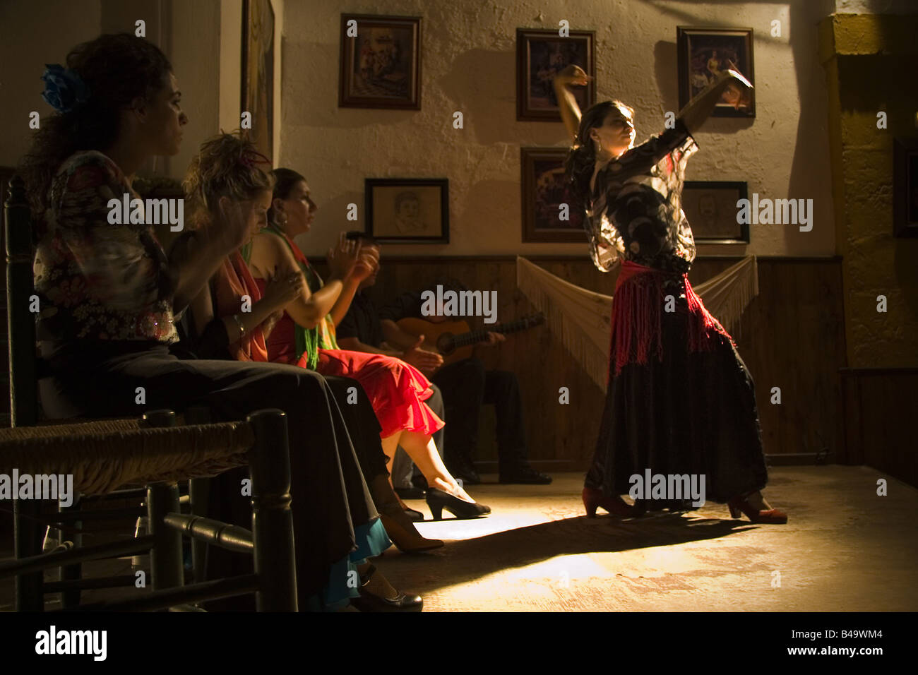 Women wearing flamenco dresses hi-res stock photography and images - Alamy