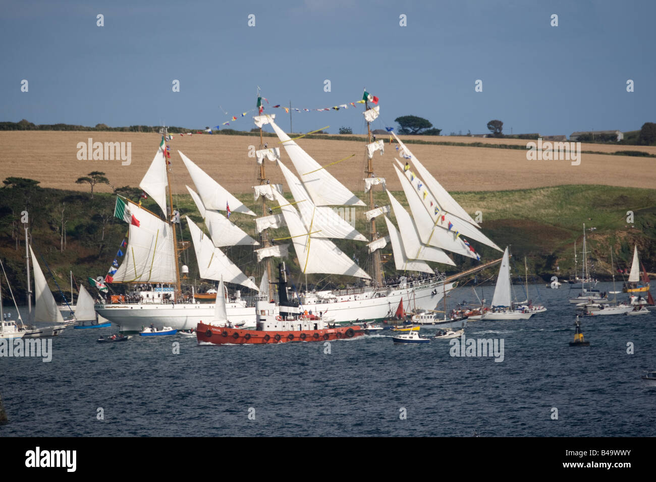 Three masted ships hi-res stock photography and images - Alamy