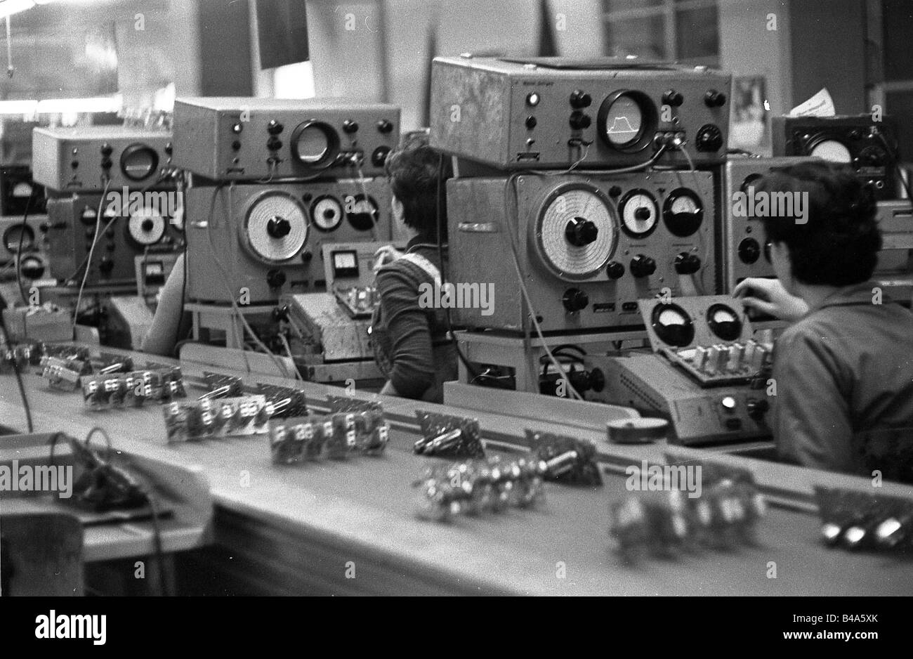 geography/travel, Germany, GDR, industry, prodution of radios, 1962 ...