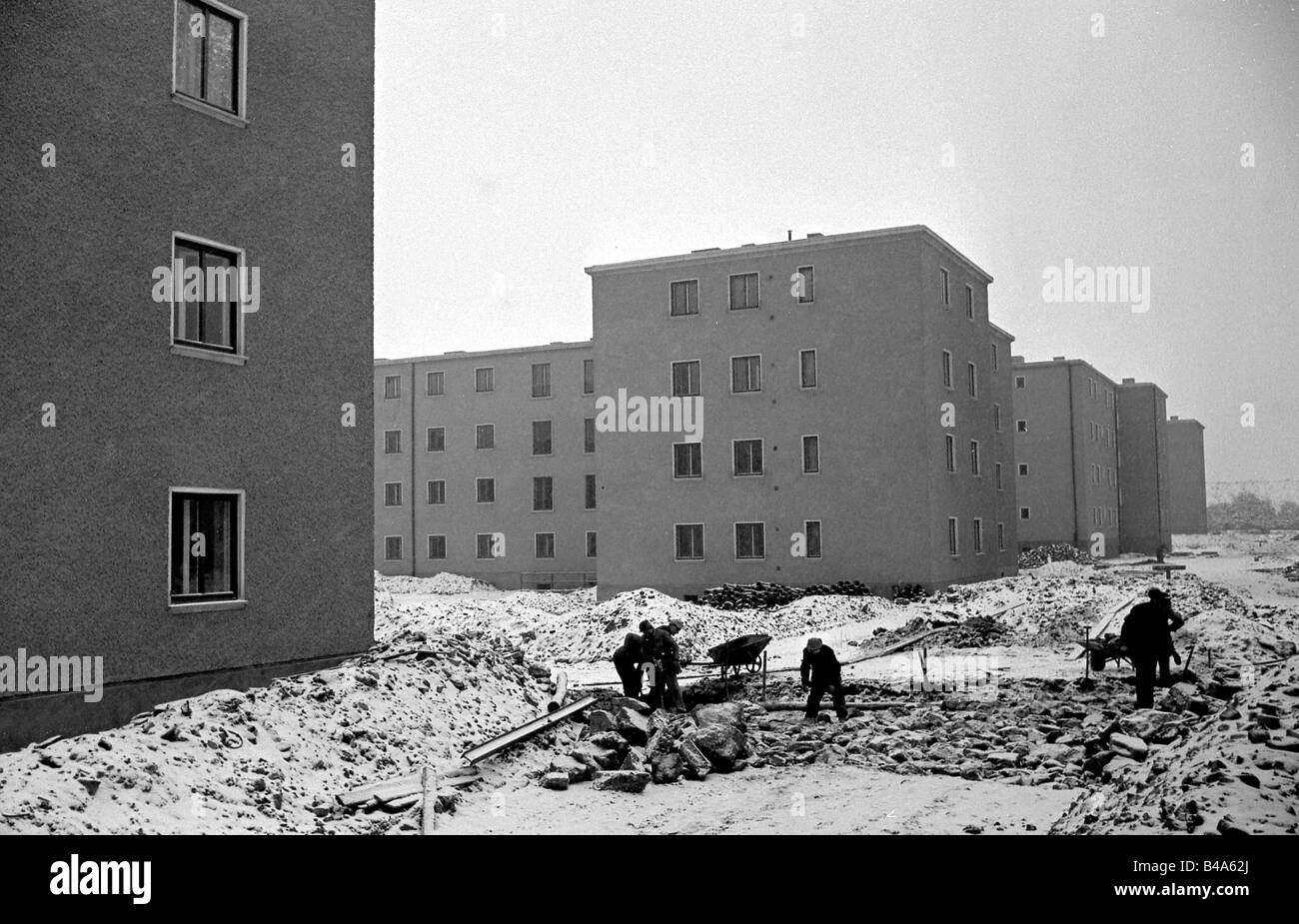 1950s housing hi-res stock photography and images - Alamy