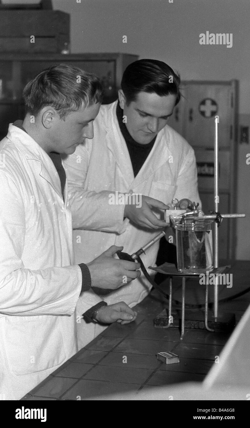 1960s technology hi-res stock photography and images - Alamy