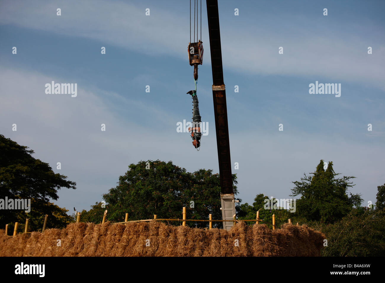 Fire escape show by Indian Jadugar (magician) Akash Awasthi in ...