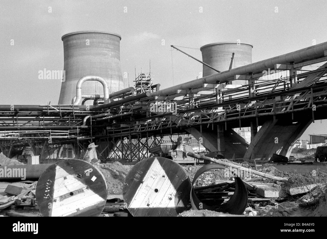 geography/travel, Germany, German Demokratic Republic, industry, oil ...