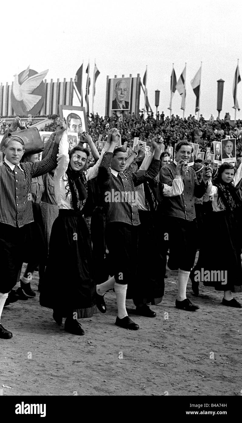 East germany parade hi-res stock photography and images - Alamy