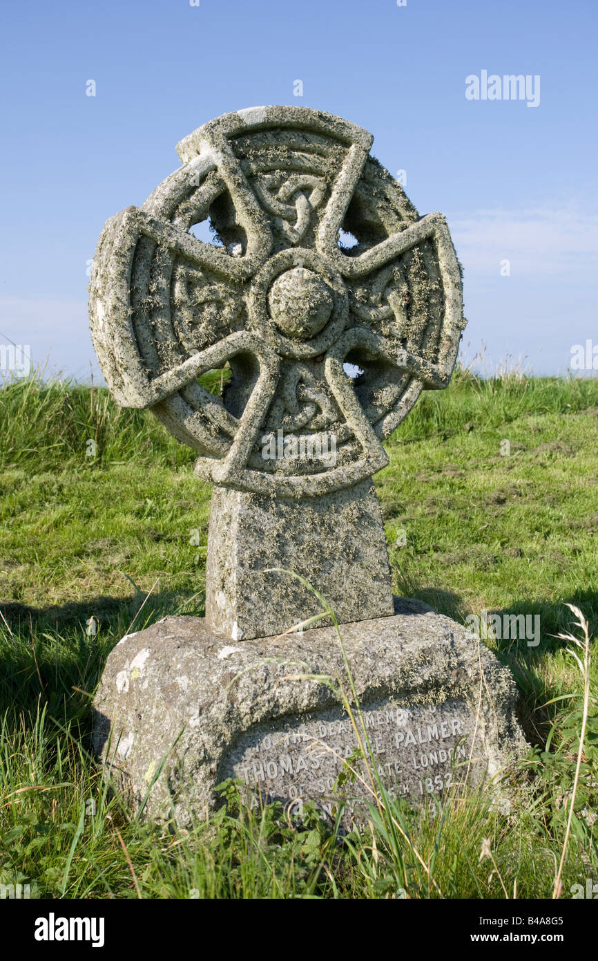 Old cross churchyard hi-res stock photography and images - Alamy