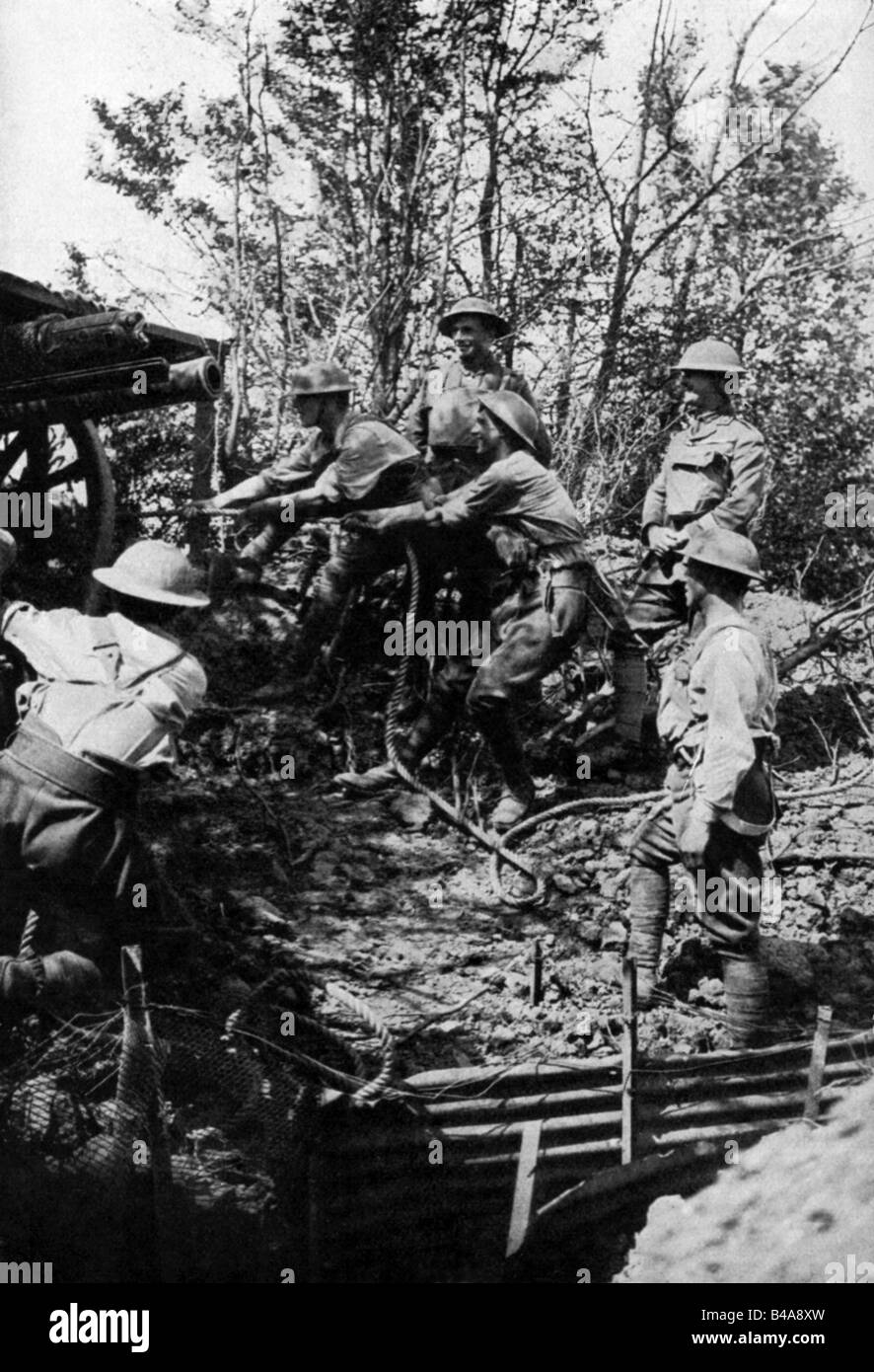 events, First World War / WWI, Western Front, British artillerymen ...