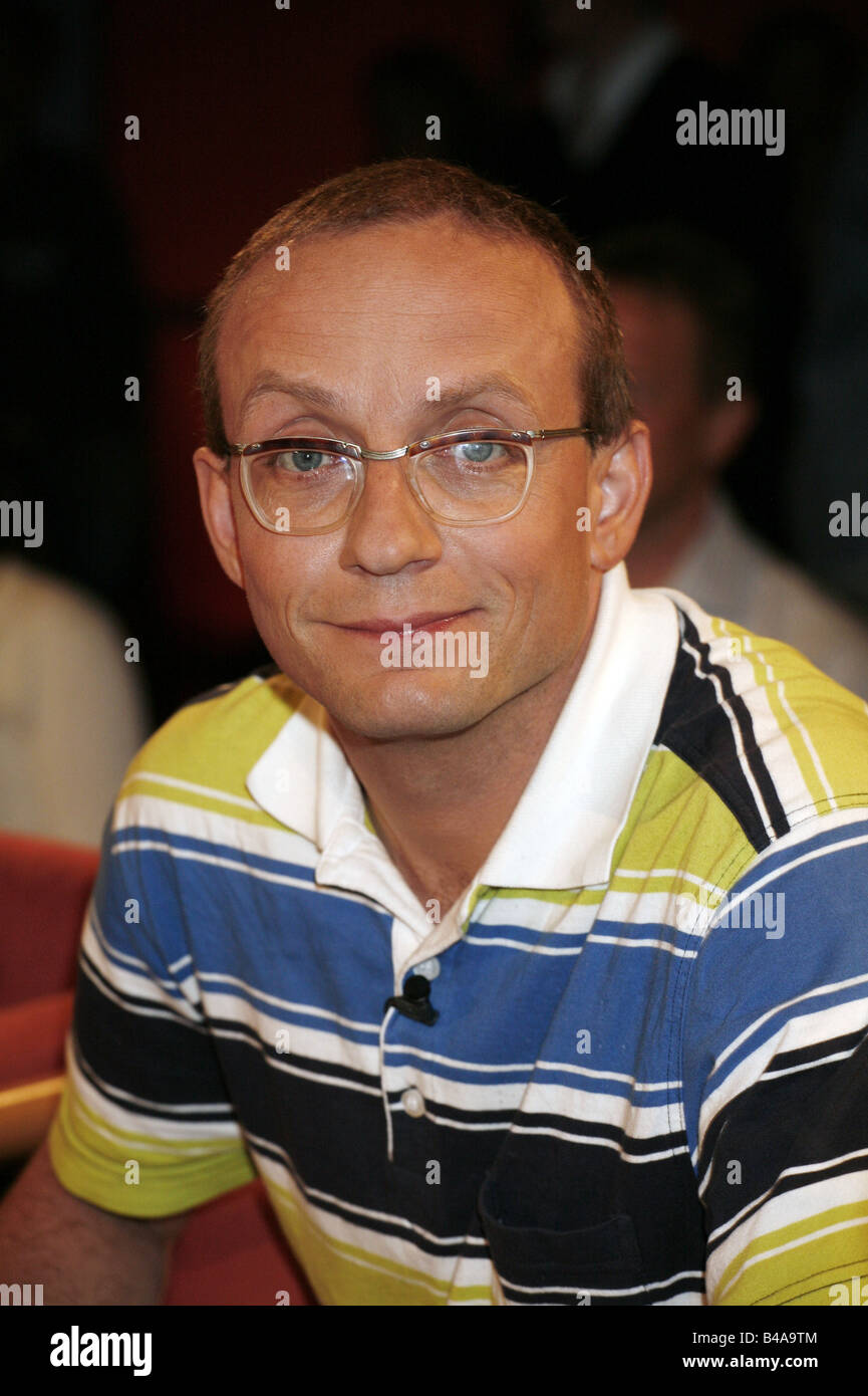 German comedian and tv presenter hi-res stock photography and images ...