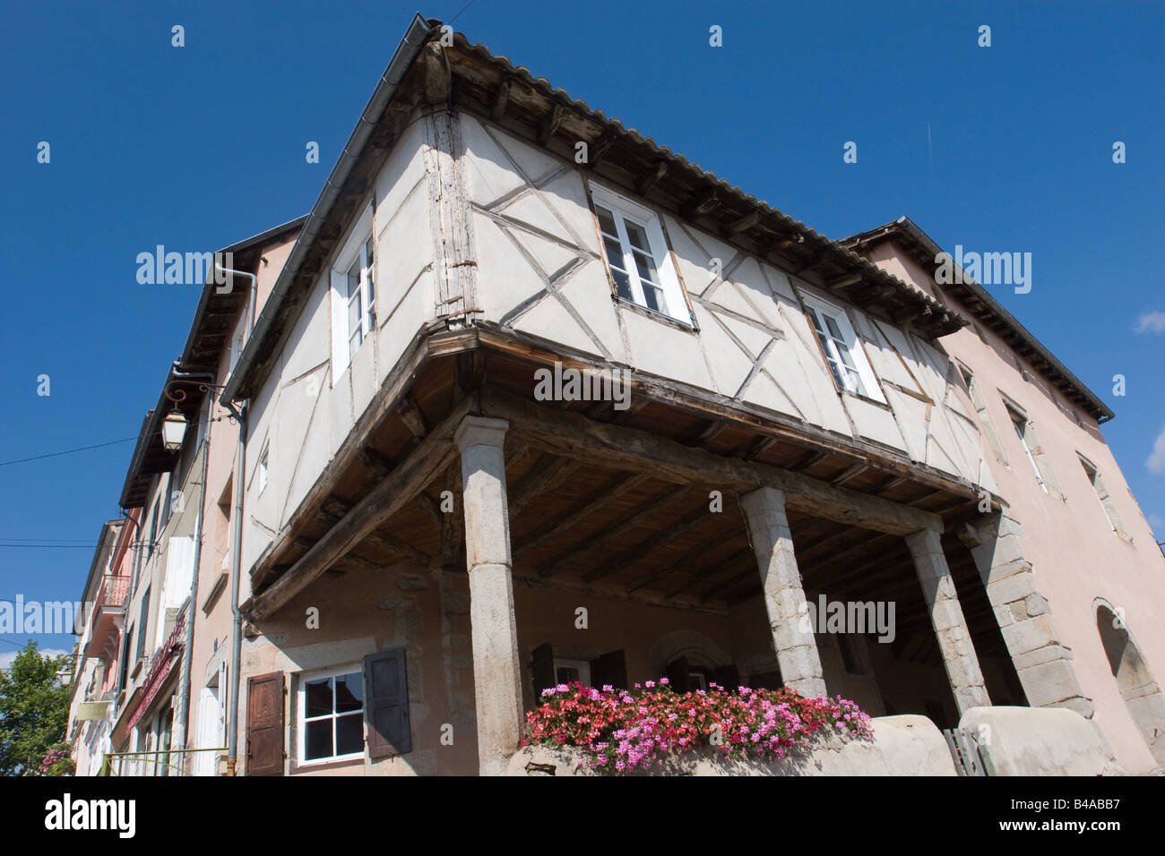 Stilt column hi-res stock photography and images - Alamy