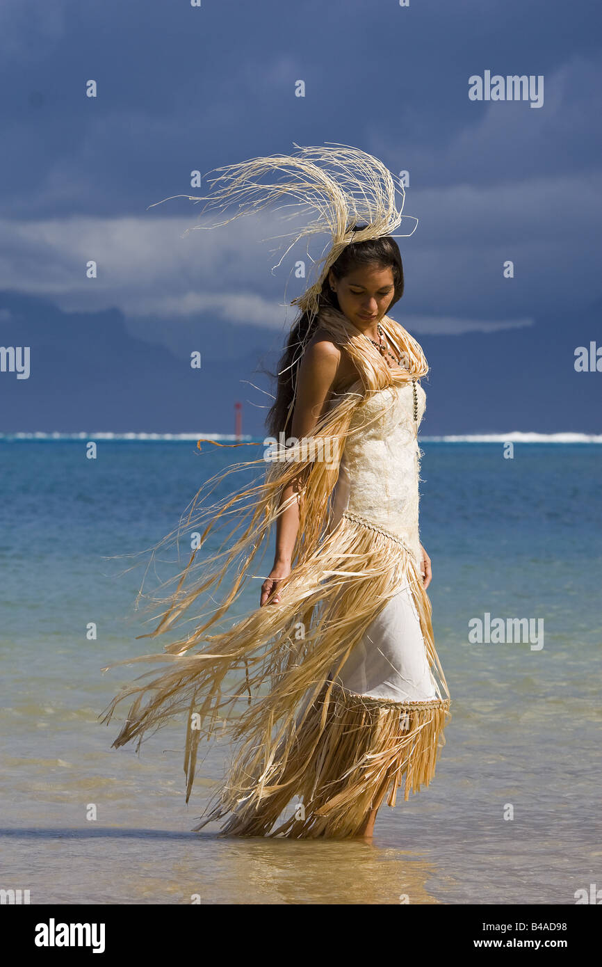 Portrait polynesian woman tahiti french hi-res stock photography and ...