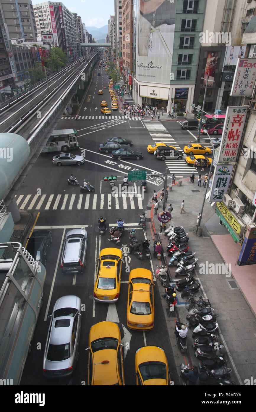 Traffic in Taipei, Taiwan Stock Photo - Alamy