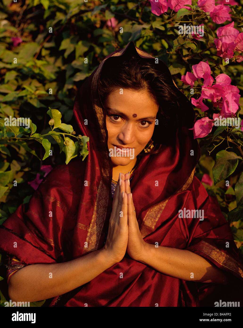 India, Mumbai, Indian Woman In Sari Stock Photo - Alamy