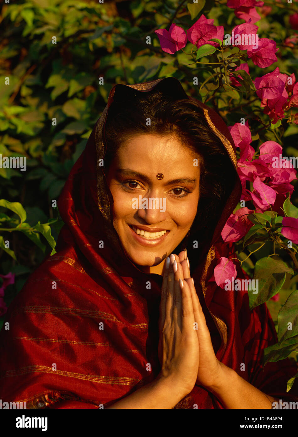 India, Mumbai, Indian Woman In Sari Stock Photo - Alamy
