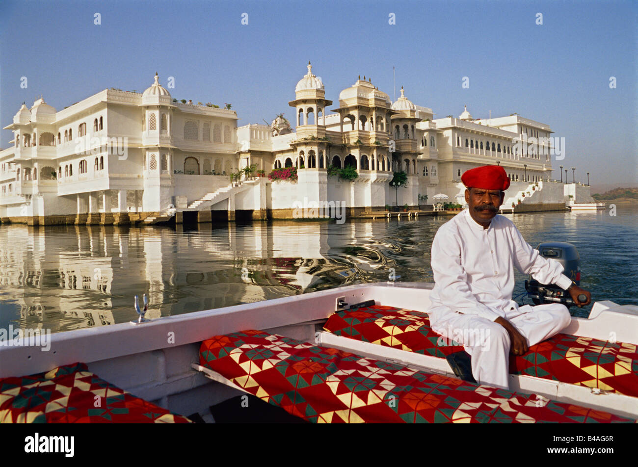 Udaipur, Lake Palace Hotel, Hotel Boatman Stock Photo - Alamy