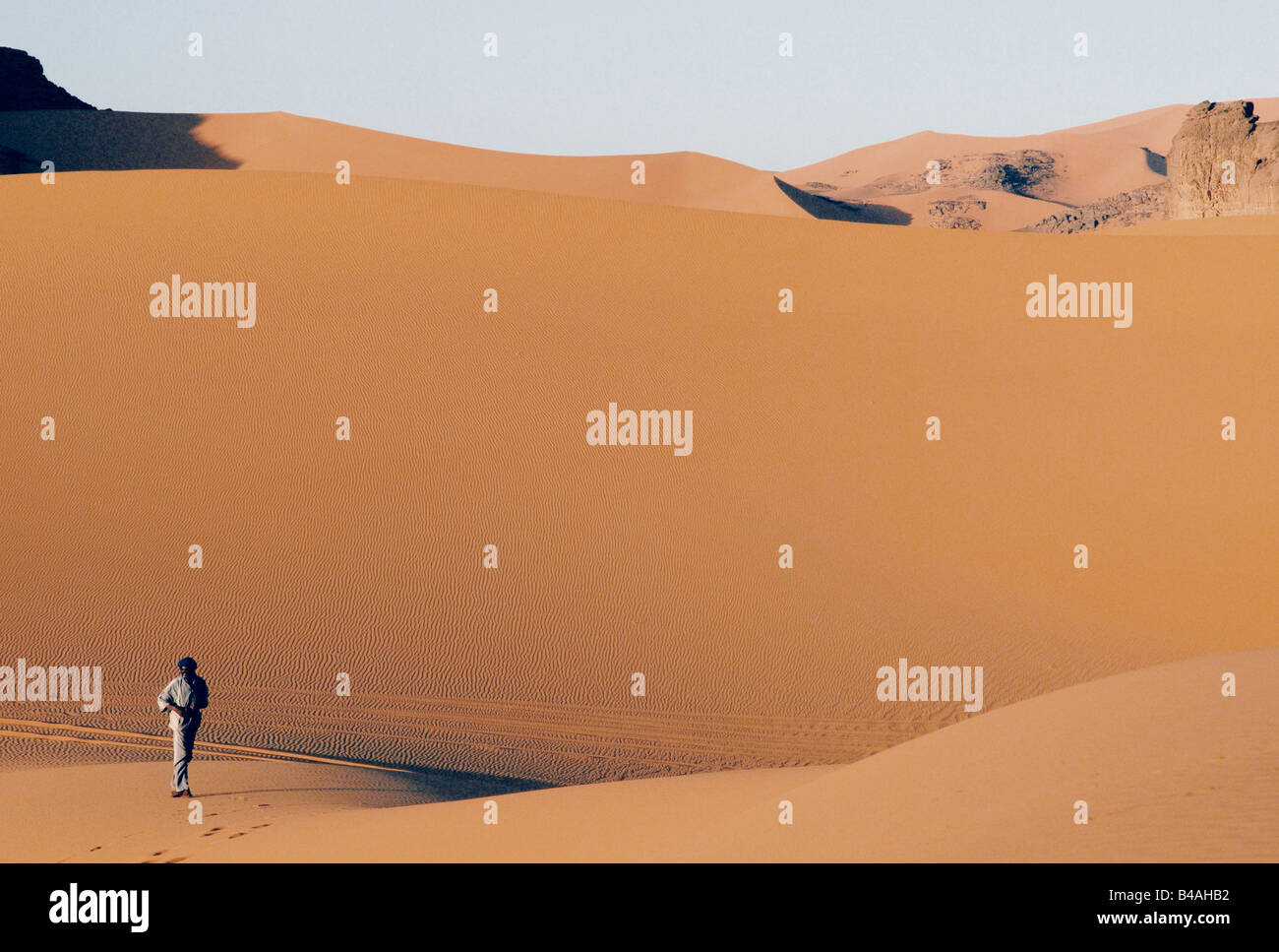 geography / travel, Algeria, landscapes, Sahara Desert, man in dune of ...
