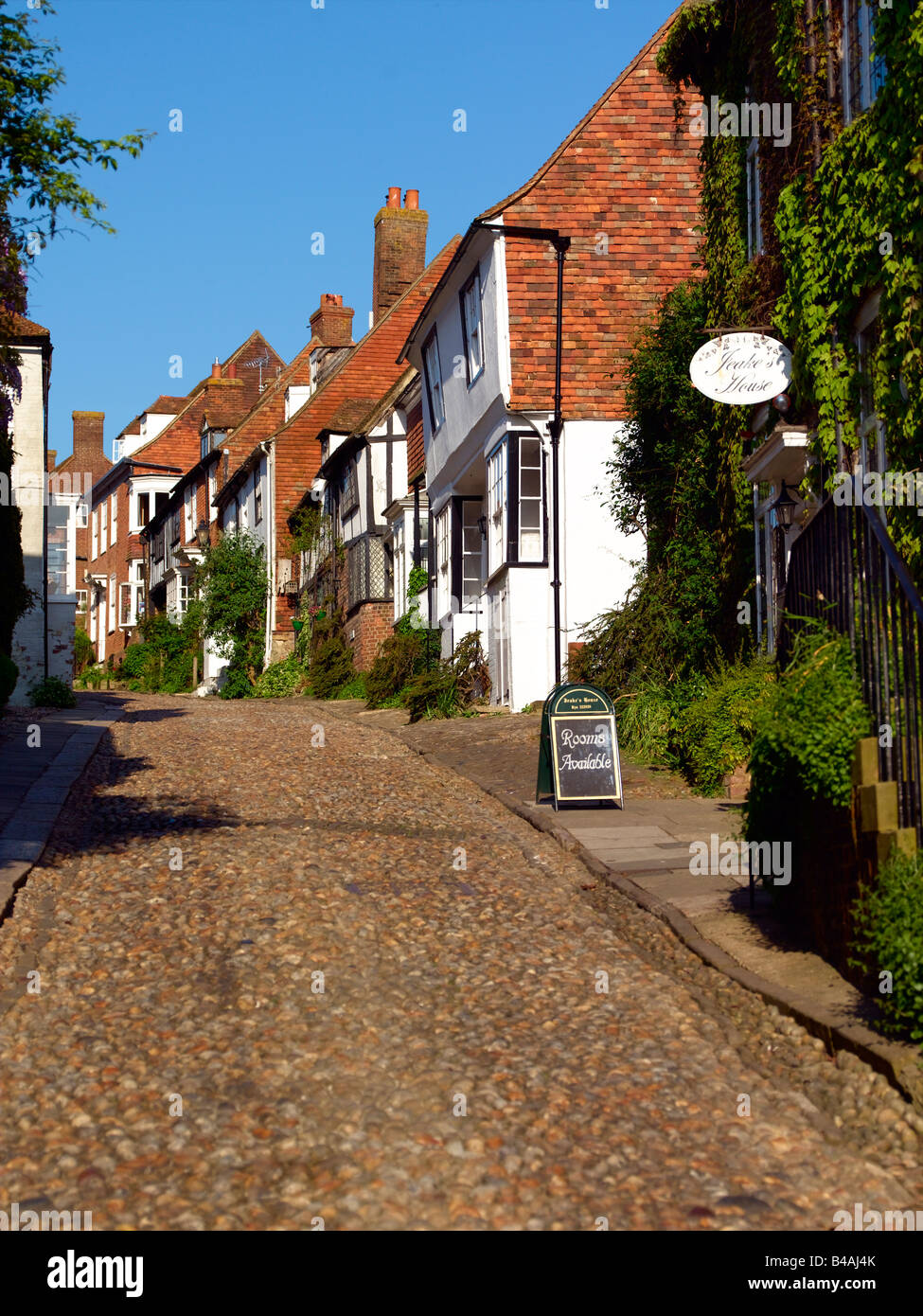 Rye, Mermaid Street Stock Photo - Alamy