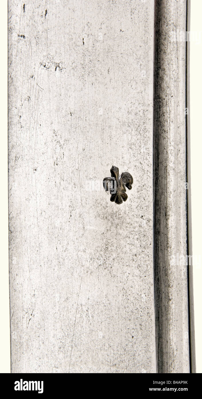 A storta, Italian, circa 1600 A heavy, slightly curved, single-edged ...