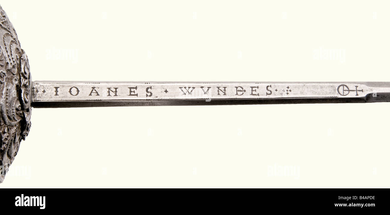 A cup hilted rapier hi-res stock photography and images - Alamy