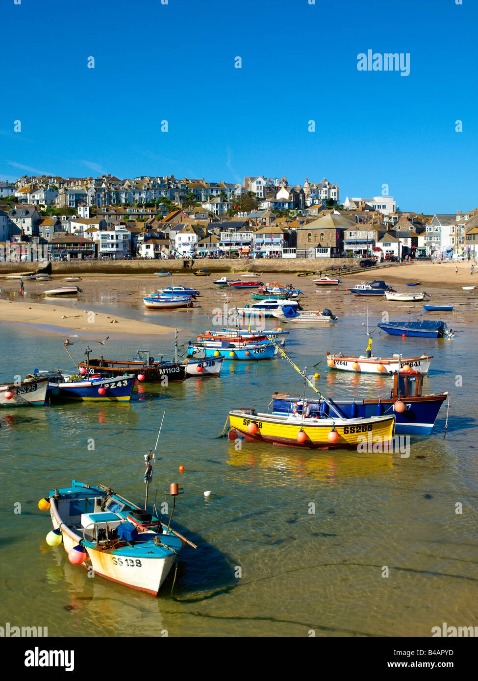 St ives fishing boat hi-res stock photography and images - Alamy