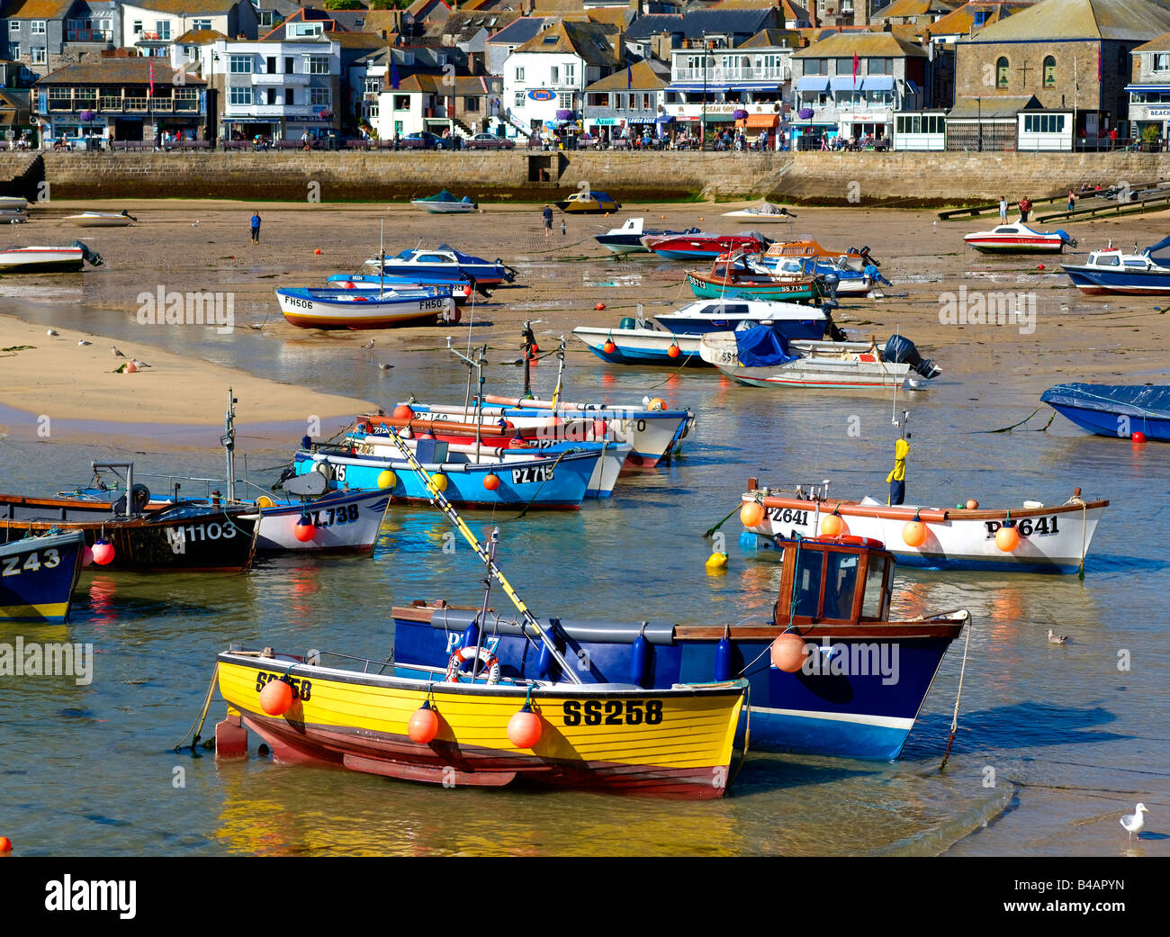 St Ives Fishing Harbour Cornwall Stock Photo - Alamy