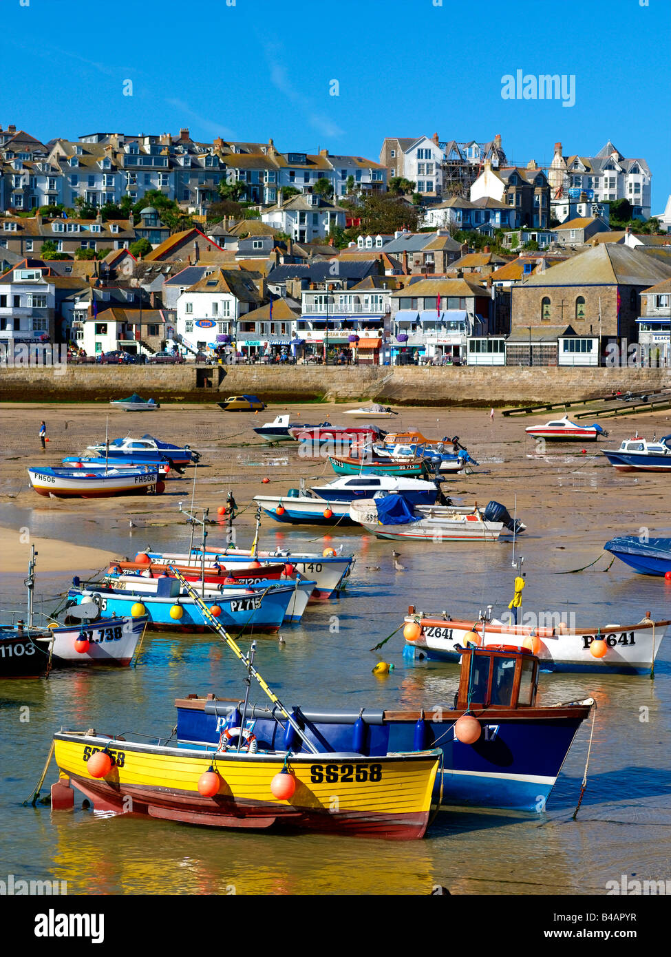 St Ives Fishing Harbour Cornwall Stock Photo - Alamy
