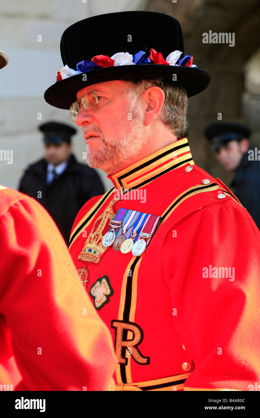 Beefeater Ceremonial Dress Tower Of London Stock Photo - Alamy