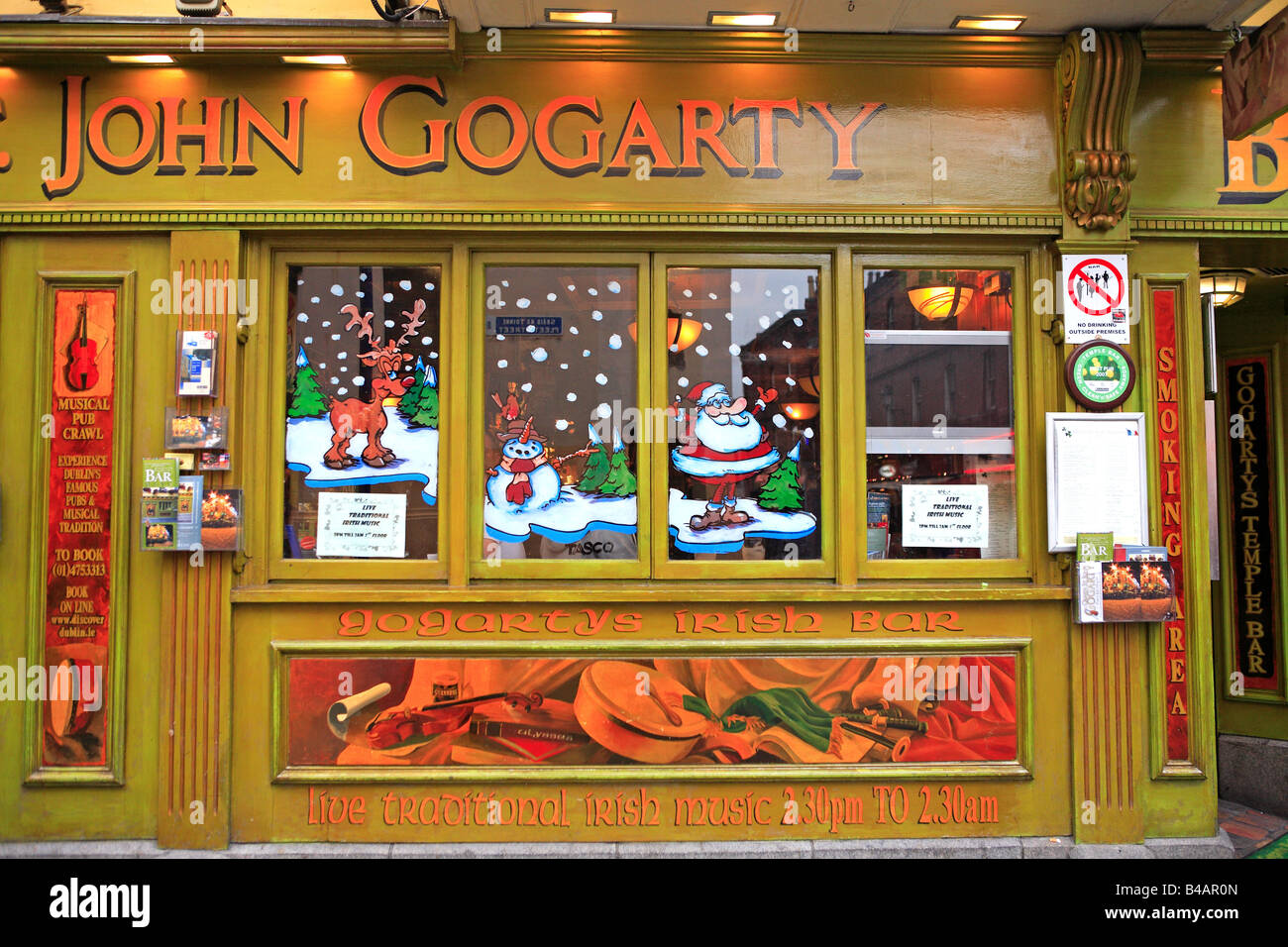 Dublin, Temple Bar, Christmas Stock Photo - Alamy