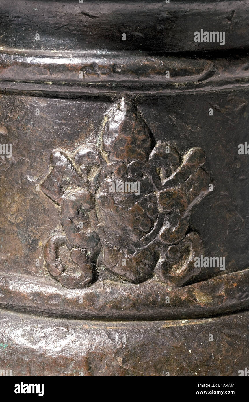 A saluting gun, Vatican, middle of the 18th century. Heavy, bronze ...