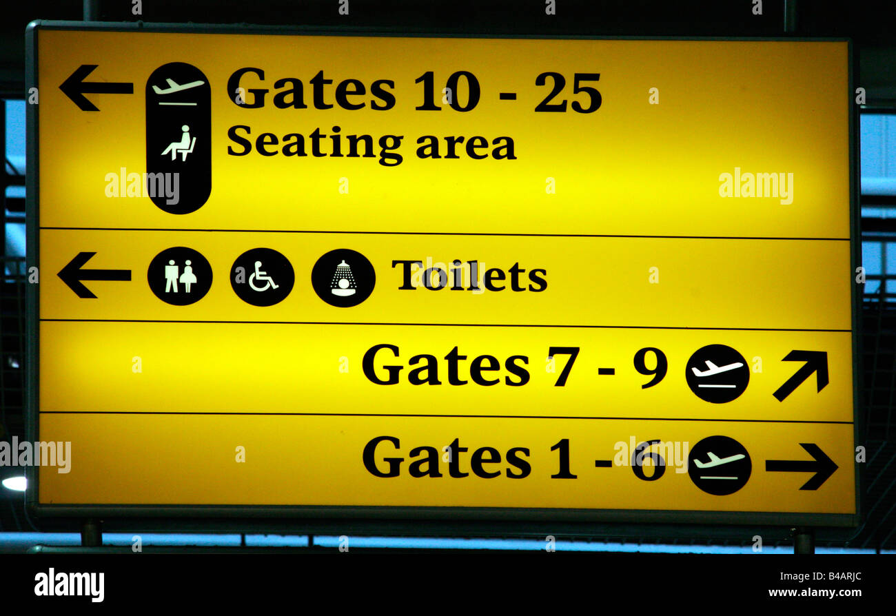 Heathrow gates sign hi-res stock photography and images - Alamy