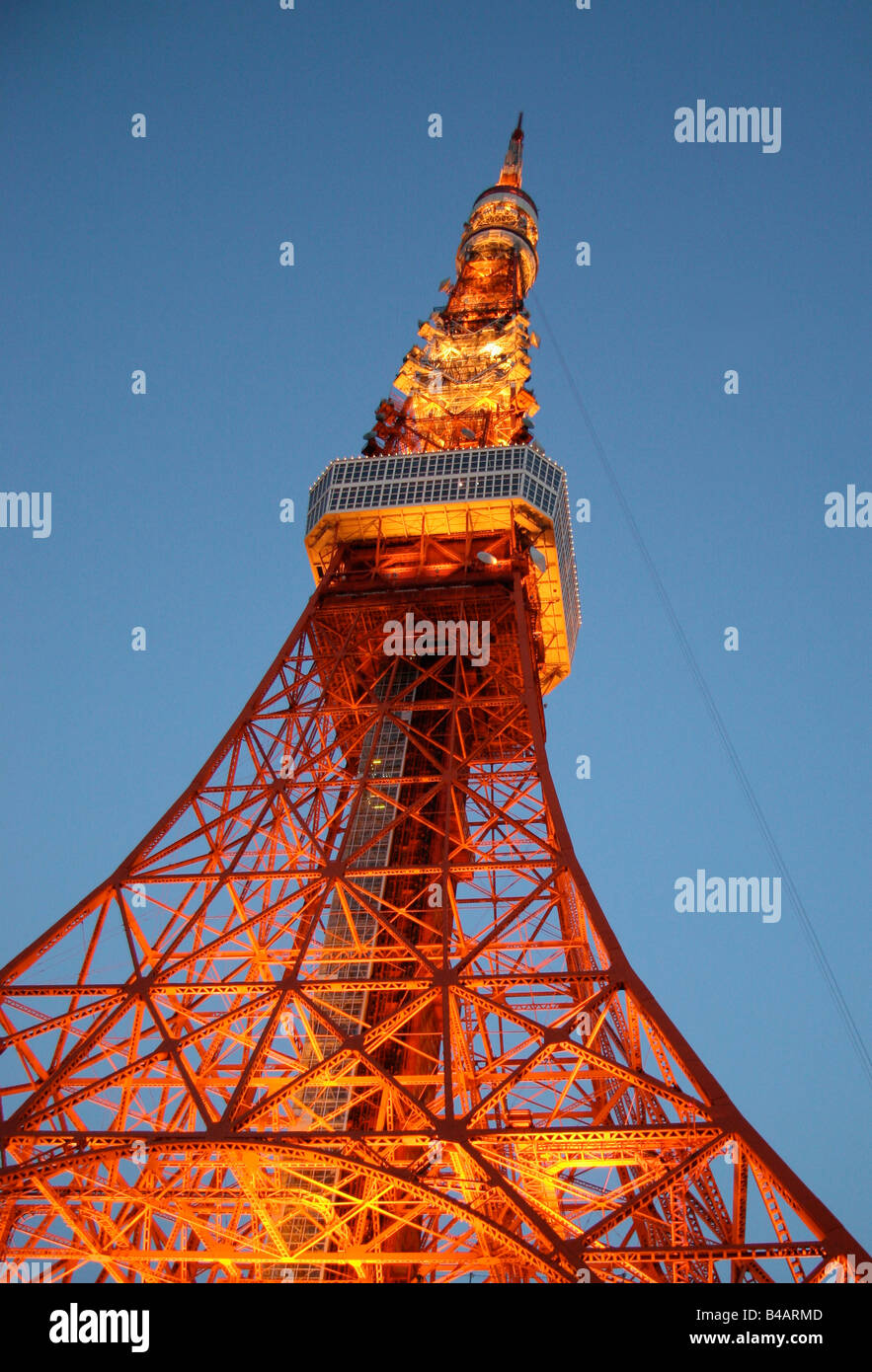 Tokyo Tower in Japan at dusk in the Shiba-koen district of Minato ...