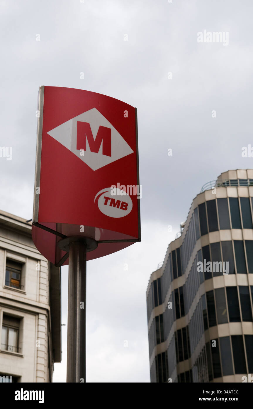 Metro sign barcelona hi-res stock photography and images - Alamy