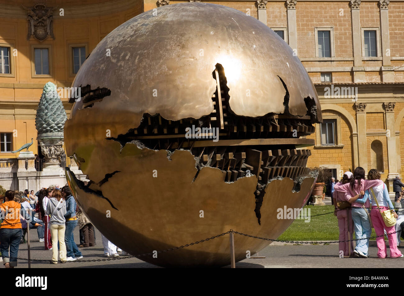 Court of the Pigna ball sculpture, Vatican Museum Stock Photo - Alamy