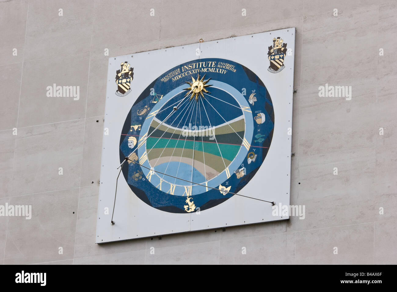 Sundial building hi-res stock photography and images - Alamy